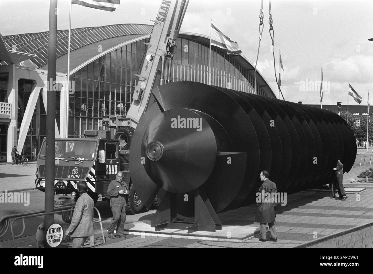 Aquatech 1972 in RAI building, huge auger pump for the RAI Date: 11 ...