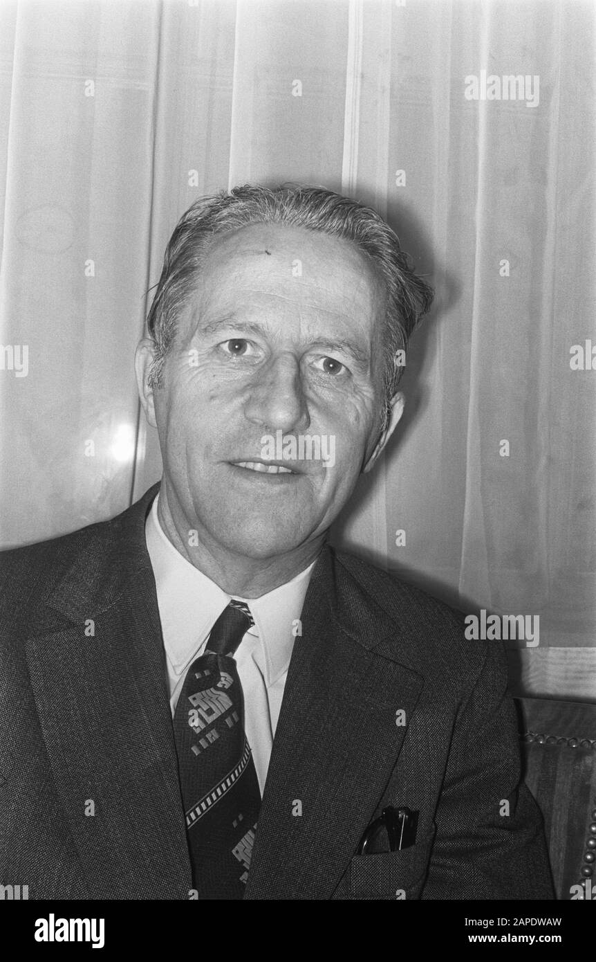 AR group members Second Chamber; dr. A. Veerman, headline Date: 17 ...