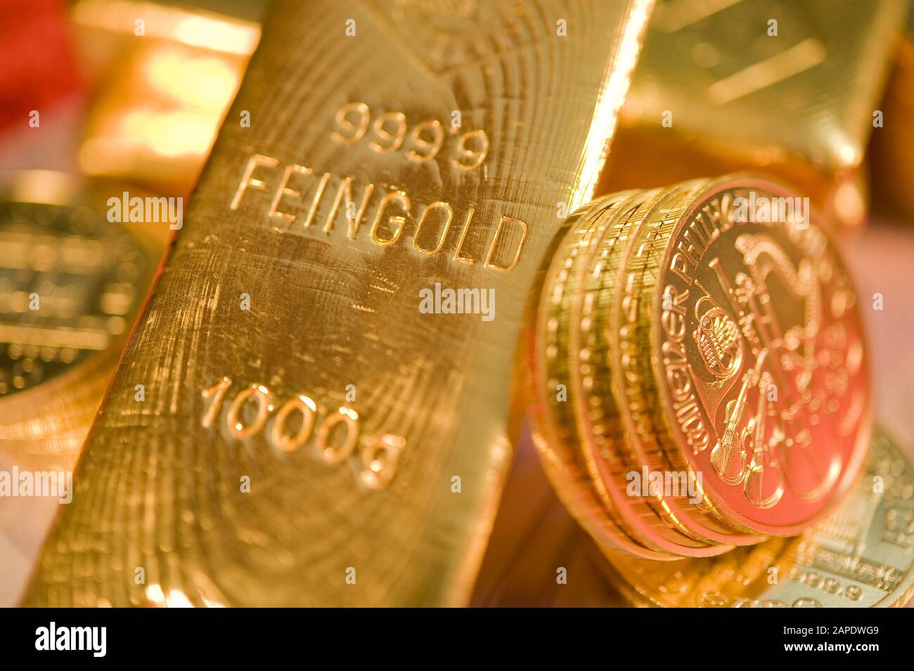 Gold edelmetall hi-res stock photography and images - Alamy