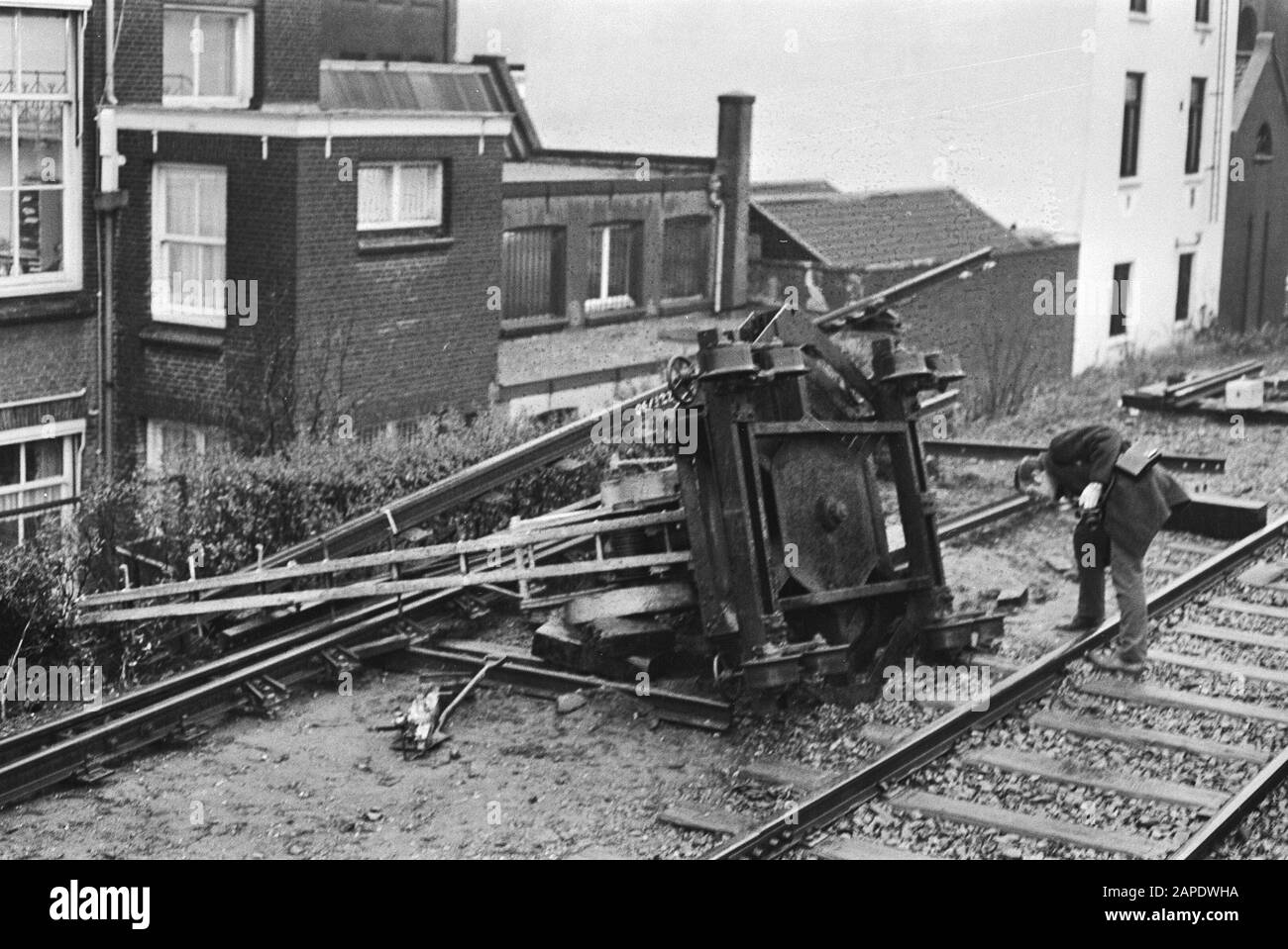Falling crane Black and White Stock Photos & Images - Alamy