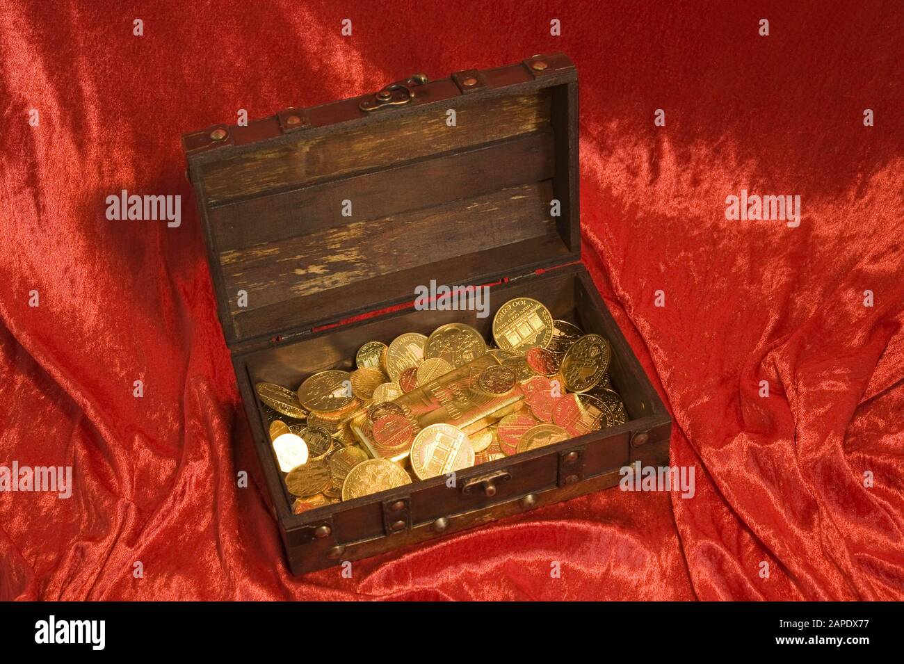 Goldschatz - Treasure Chest Stock Photo - Alamy