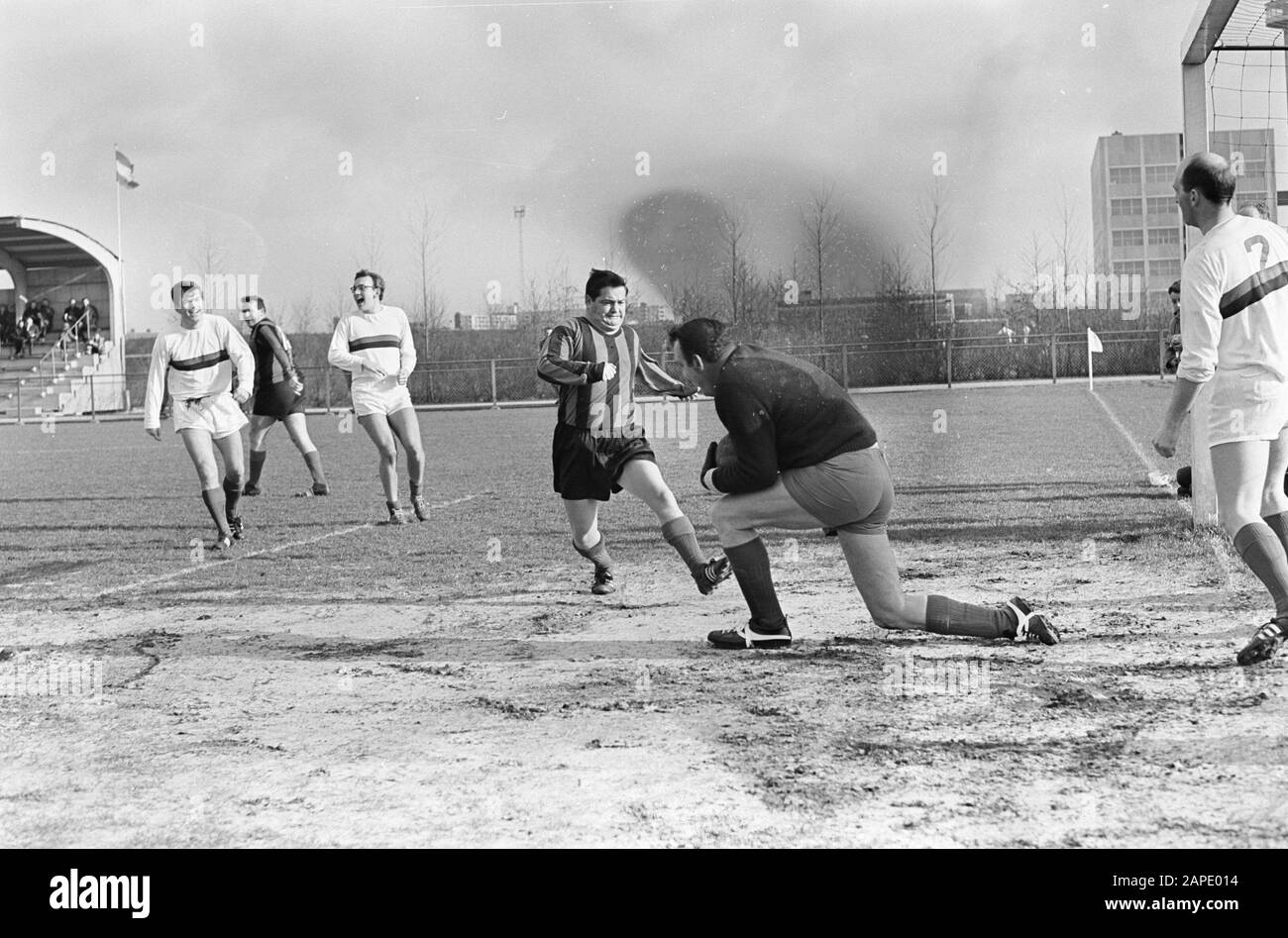 Artists national team against the Confection-team, Willy Alberti action ...