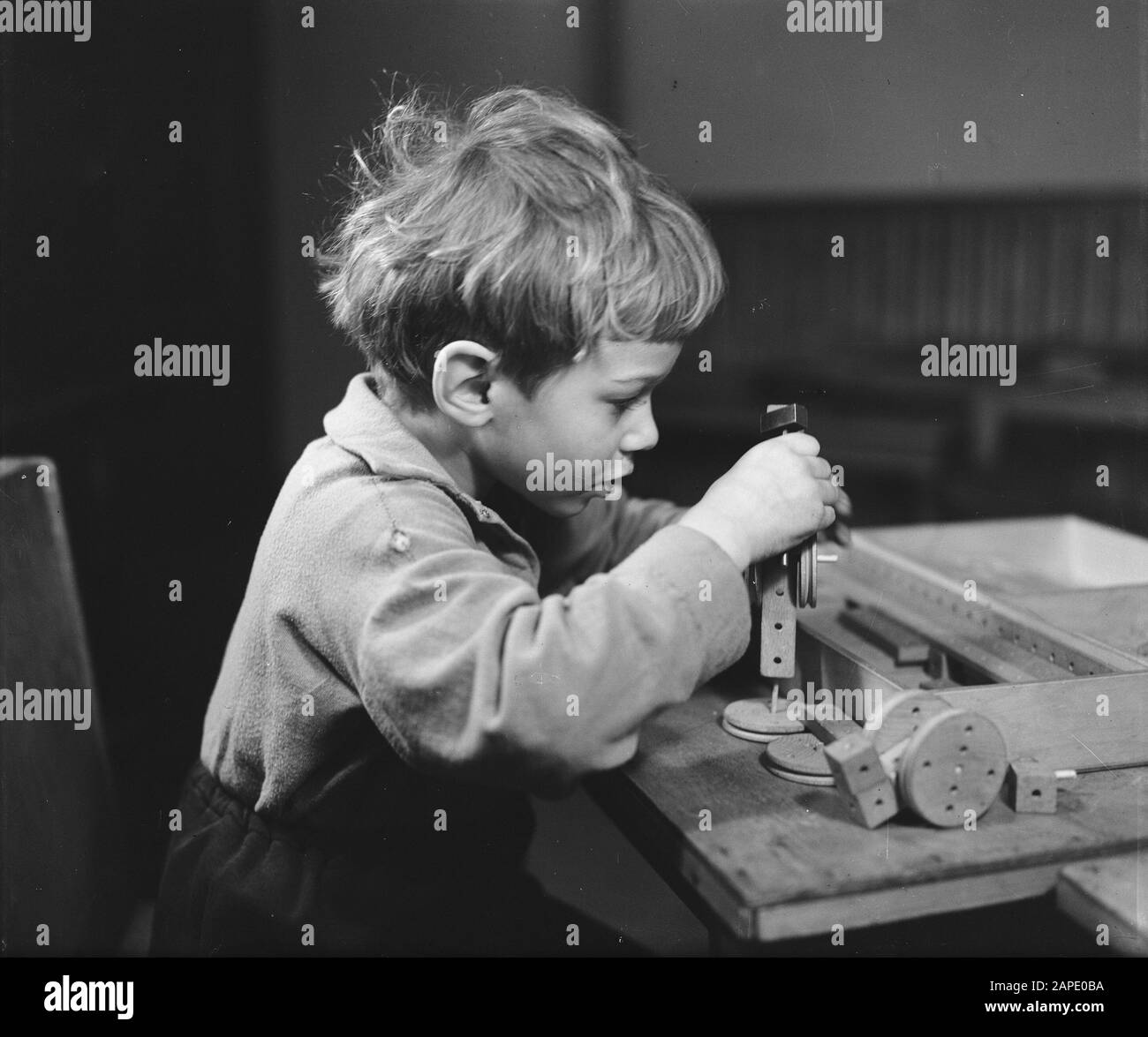De werkplaats van Kees Boeke Datar: 25 January 1946 Person name: Boeke, Kees Stock Photo - Alamy