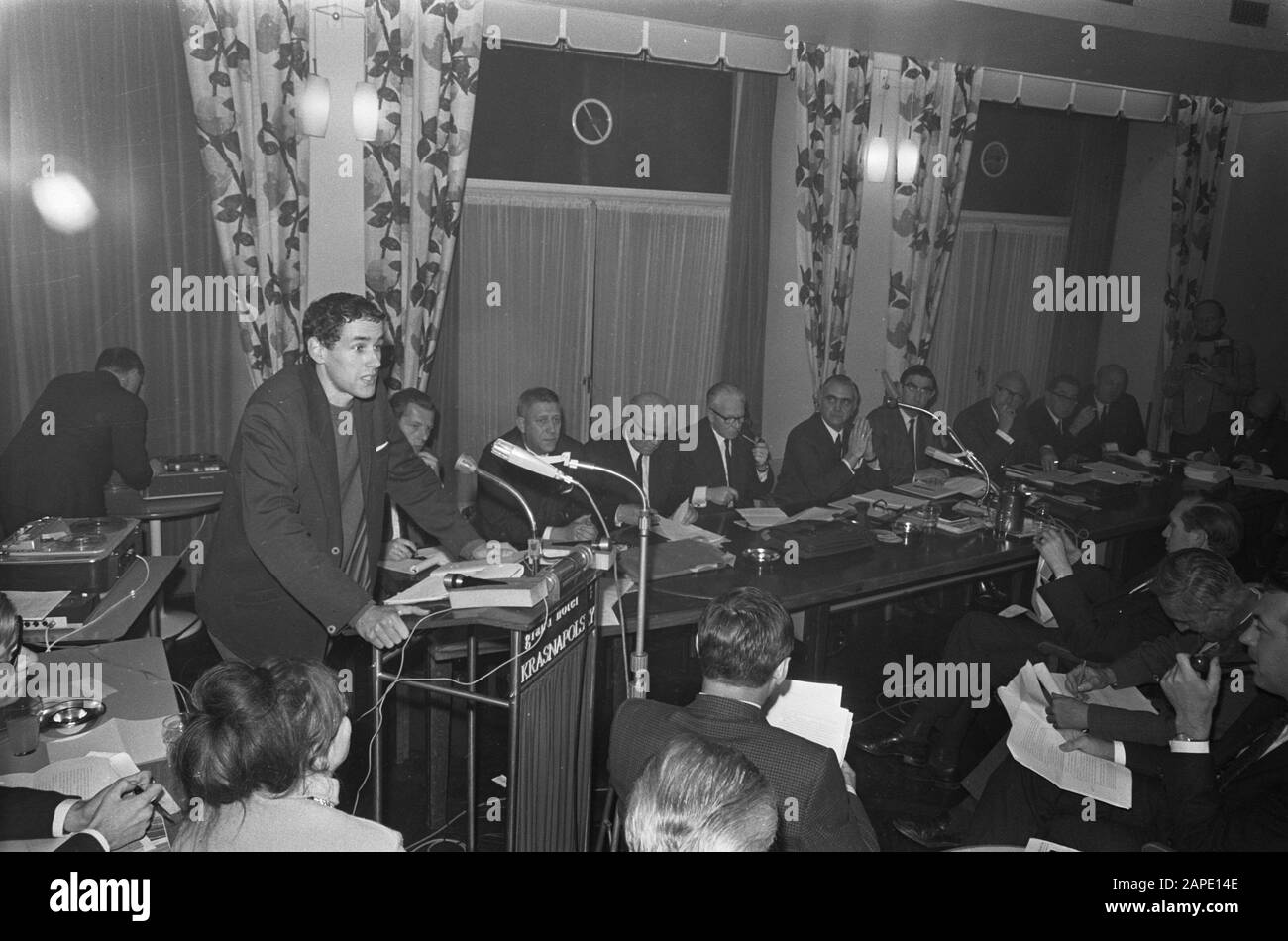 Athletes in the venue Fred van Herpen Date: December 14, 1968 Keywords ...