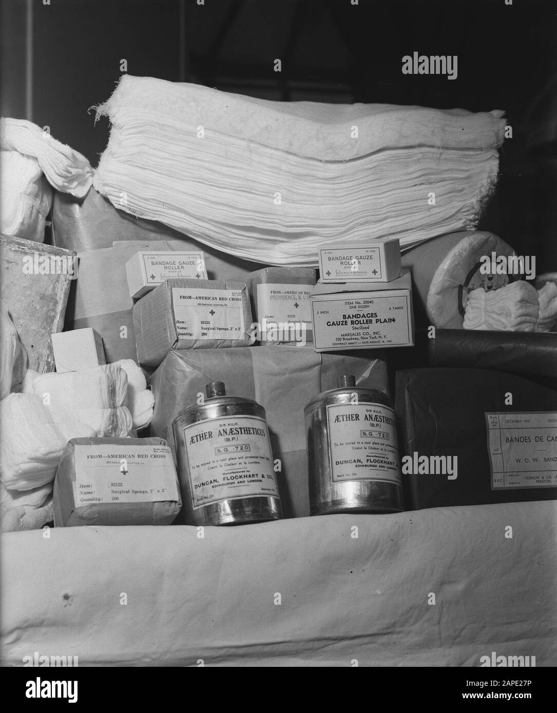 International red help hi-res stock photography and images - Alamy