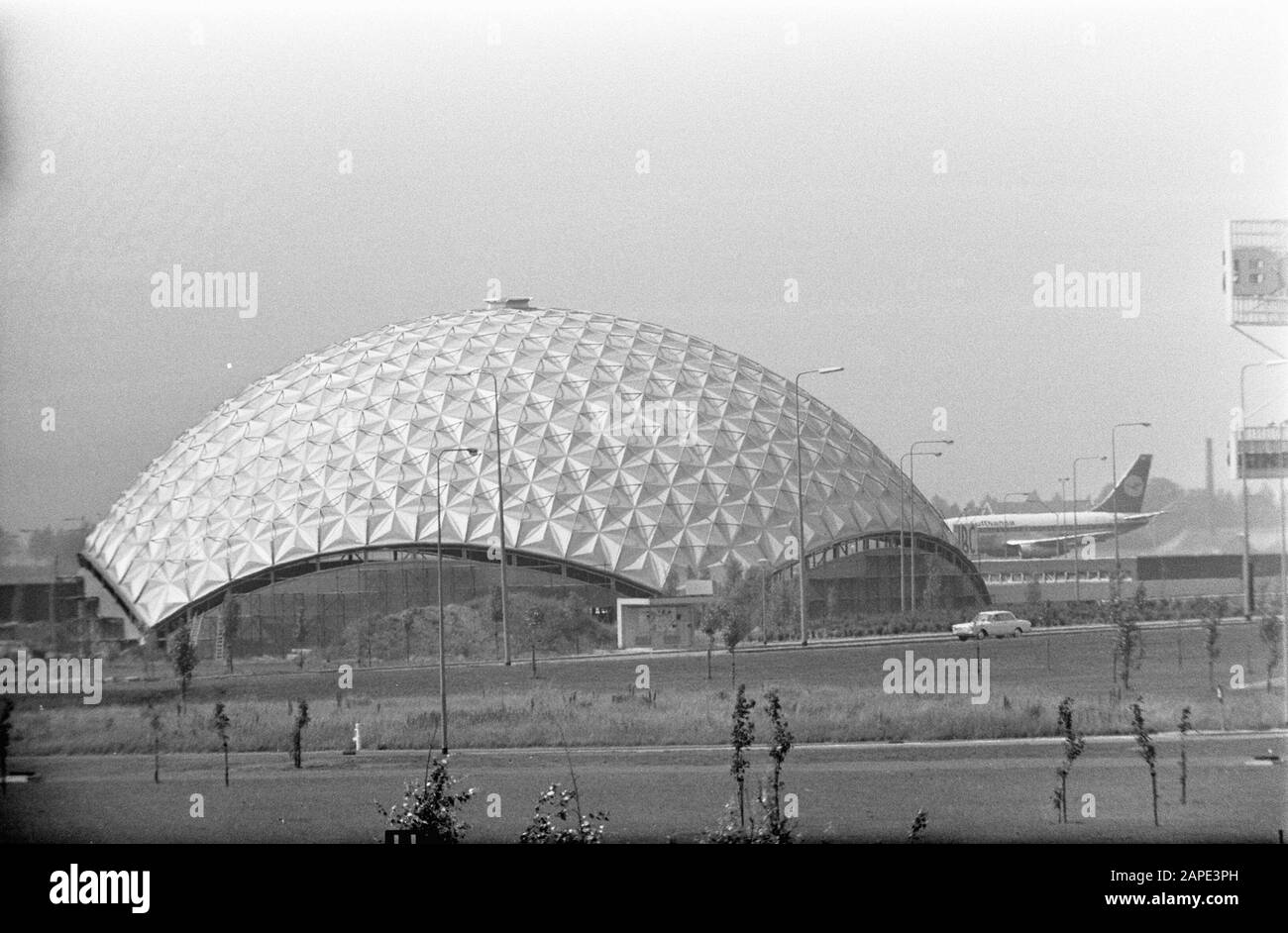 Aviodome, ext., Schiphol, under construction Date: August 14, 1969 ...