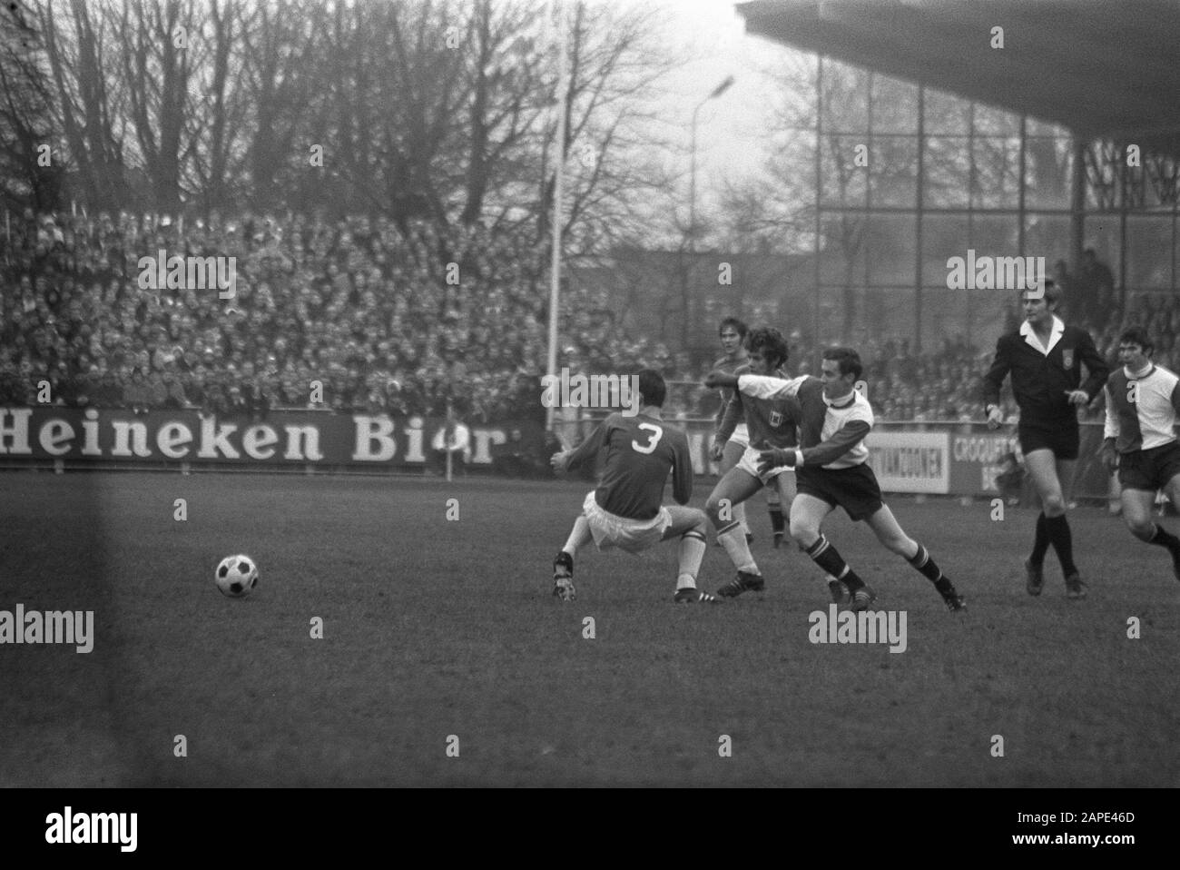 Referee Frans Derks High Resolution Stock Photography and Images - Alamy