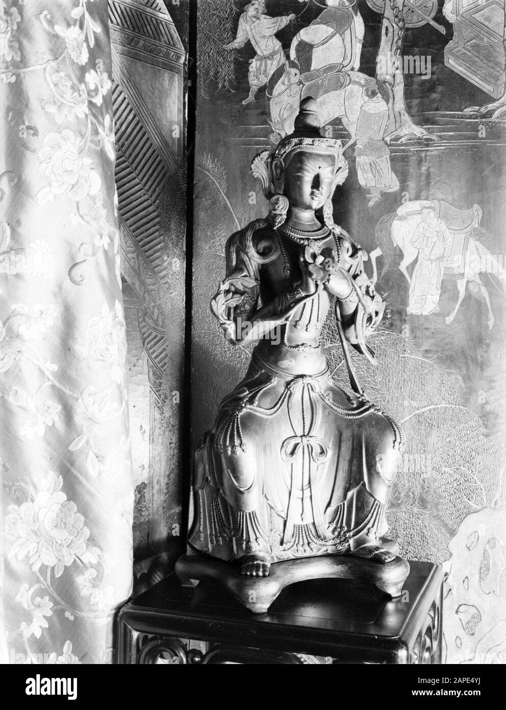Belgian consul Van Haute Description: Asian image in the interior of ...