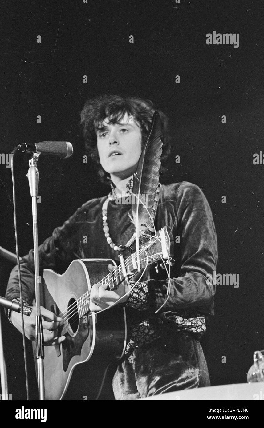 Donovan singer Black and White Stock Photos & Images - Alamy