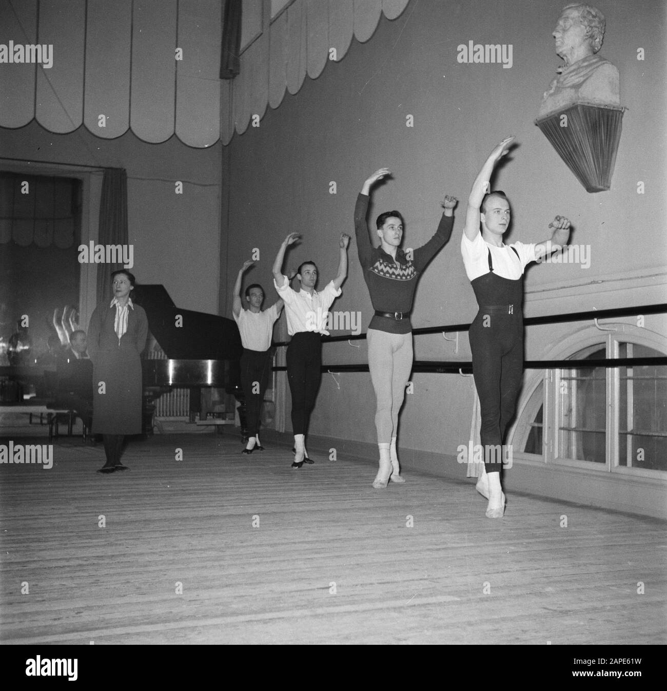 Training of the Royal Danish Ballet Description: Ballet dancers train ...