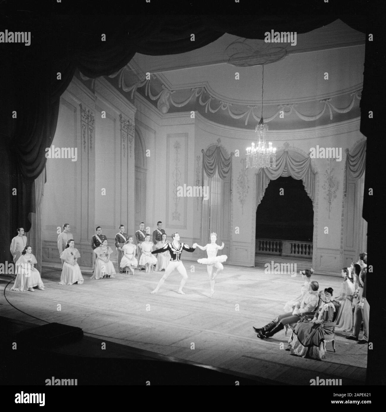 Ballet performance Black and White Stock Photos & Images - Alamy