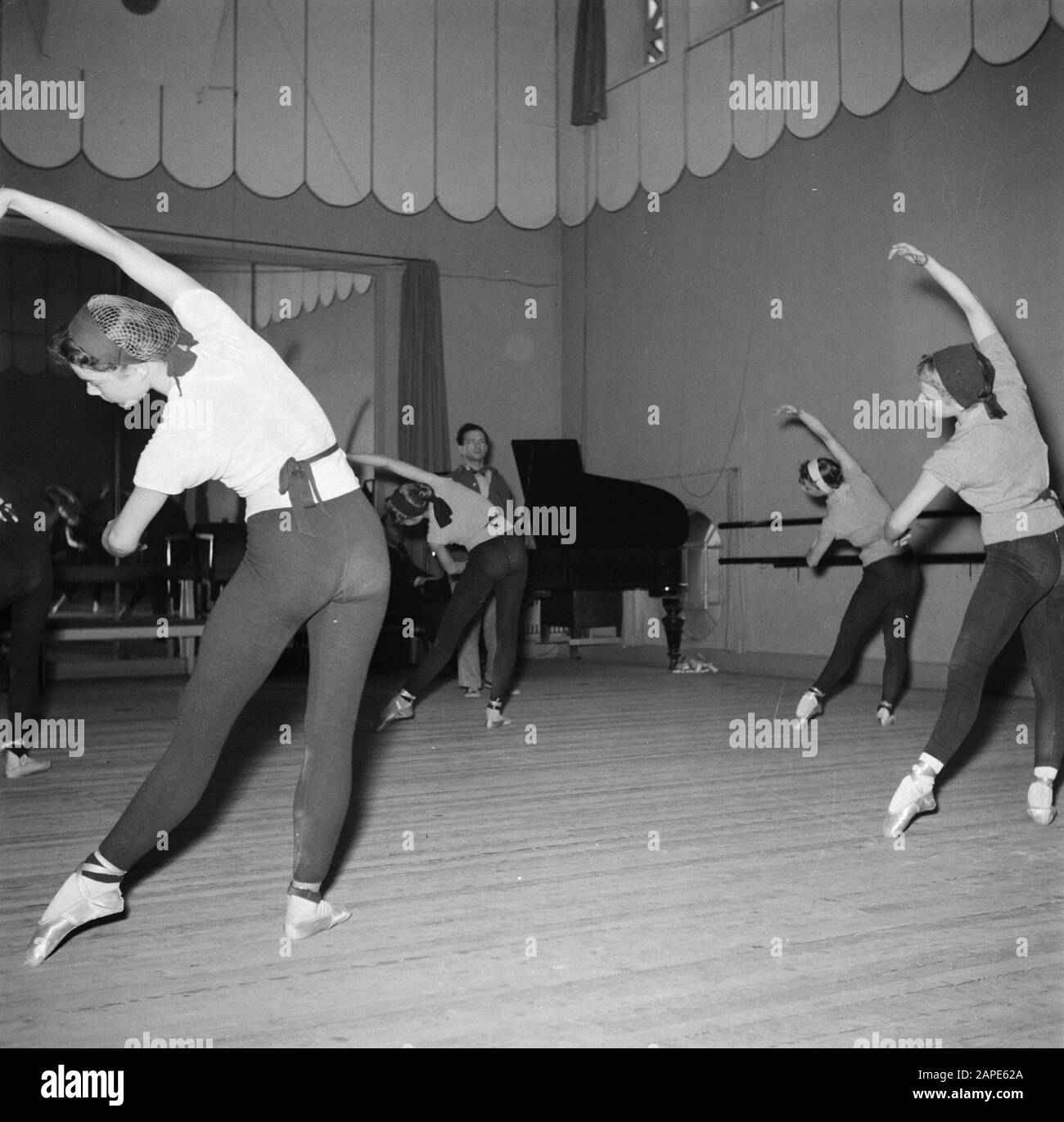 Training of the Royal Danish Ballet Description: Ballet dancers train ...