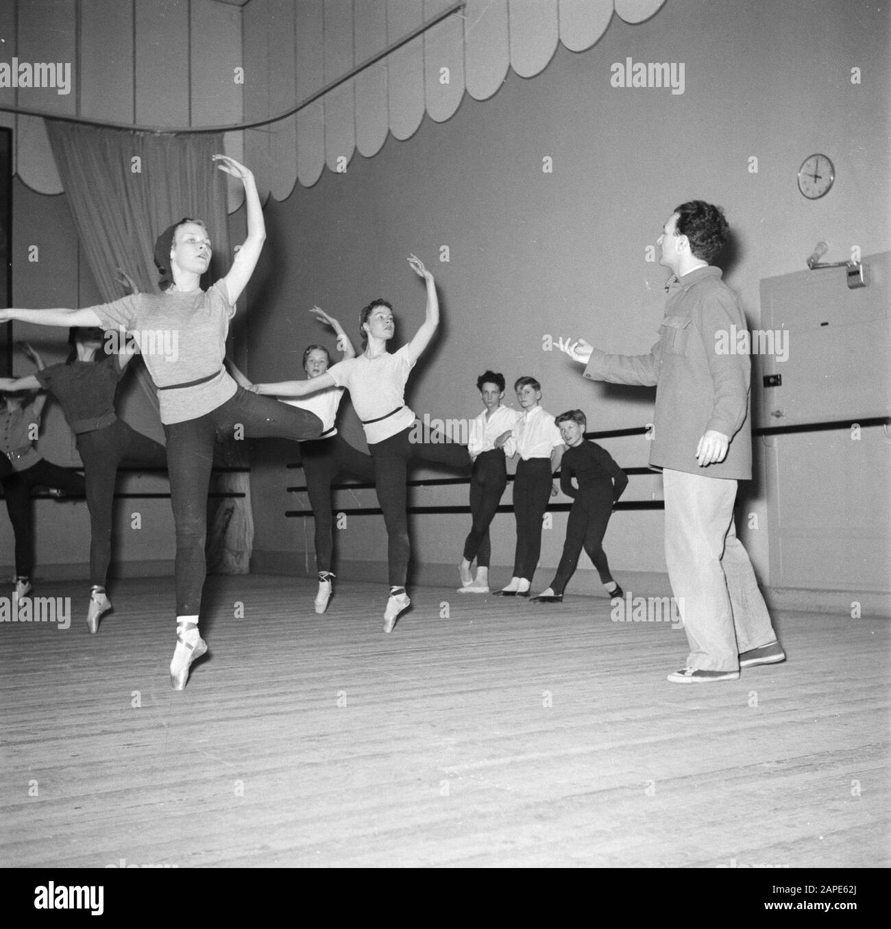 Training of the Royal Danish Ballet Description: Ballet dancers train ...