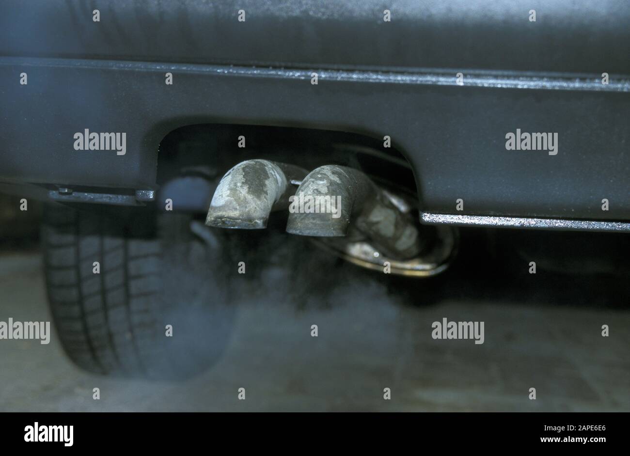 Abgas auto hi-res stock photography and images - Alamy