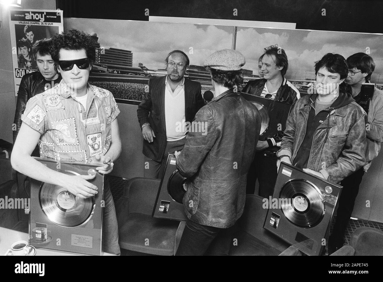 Arrival of rock band Golden Earring at Schiphol Description: Barry Hay ...