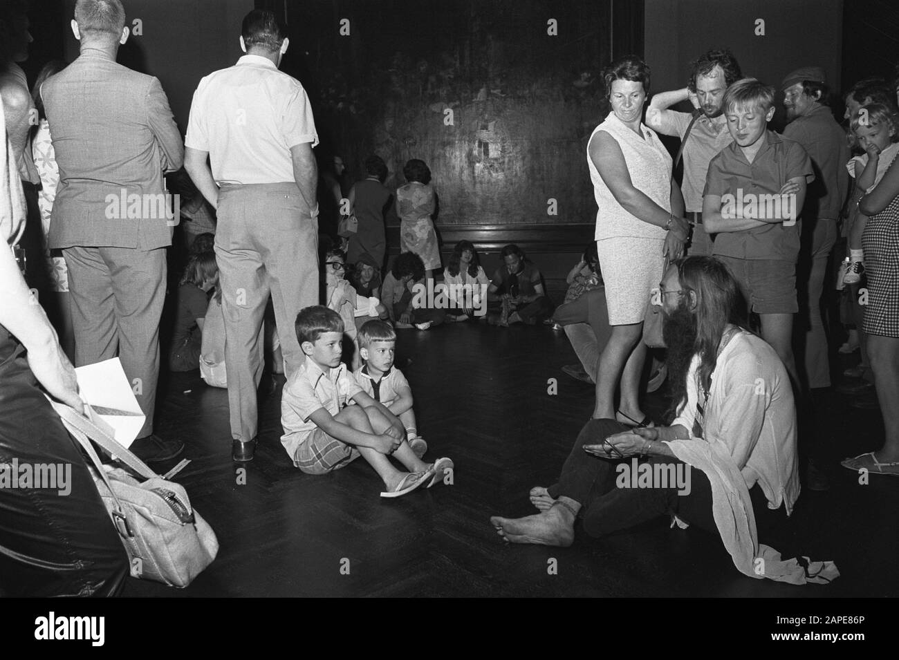 Occupied night watch room hi-res stock photography and images - Alamy