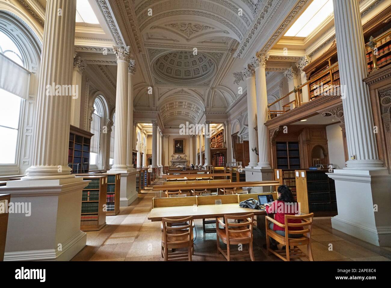 Victorian library hi-res stock photography and images - Alamy