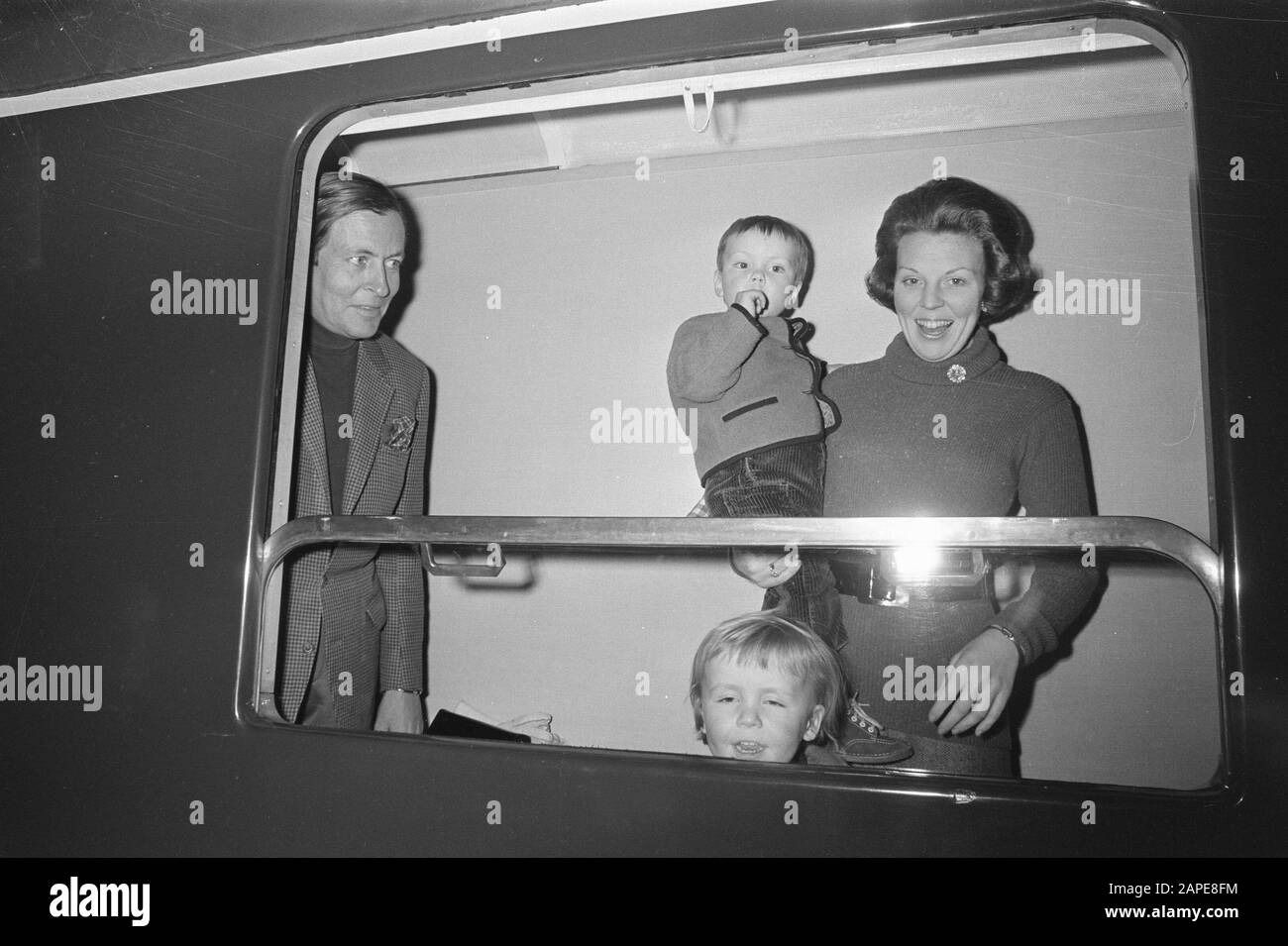 Beatrix and Claus with children to Lech, Beatrix with children on the ...