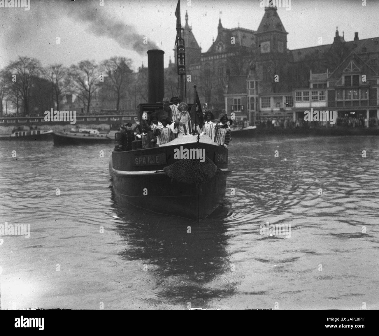 Sinterklaas boat hi-res stock photography and images - Alamy
