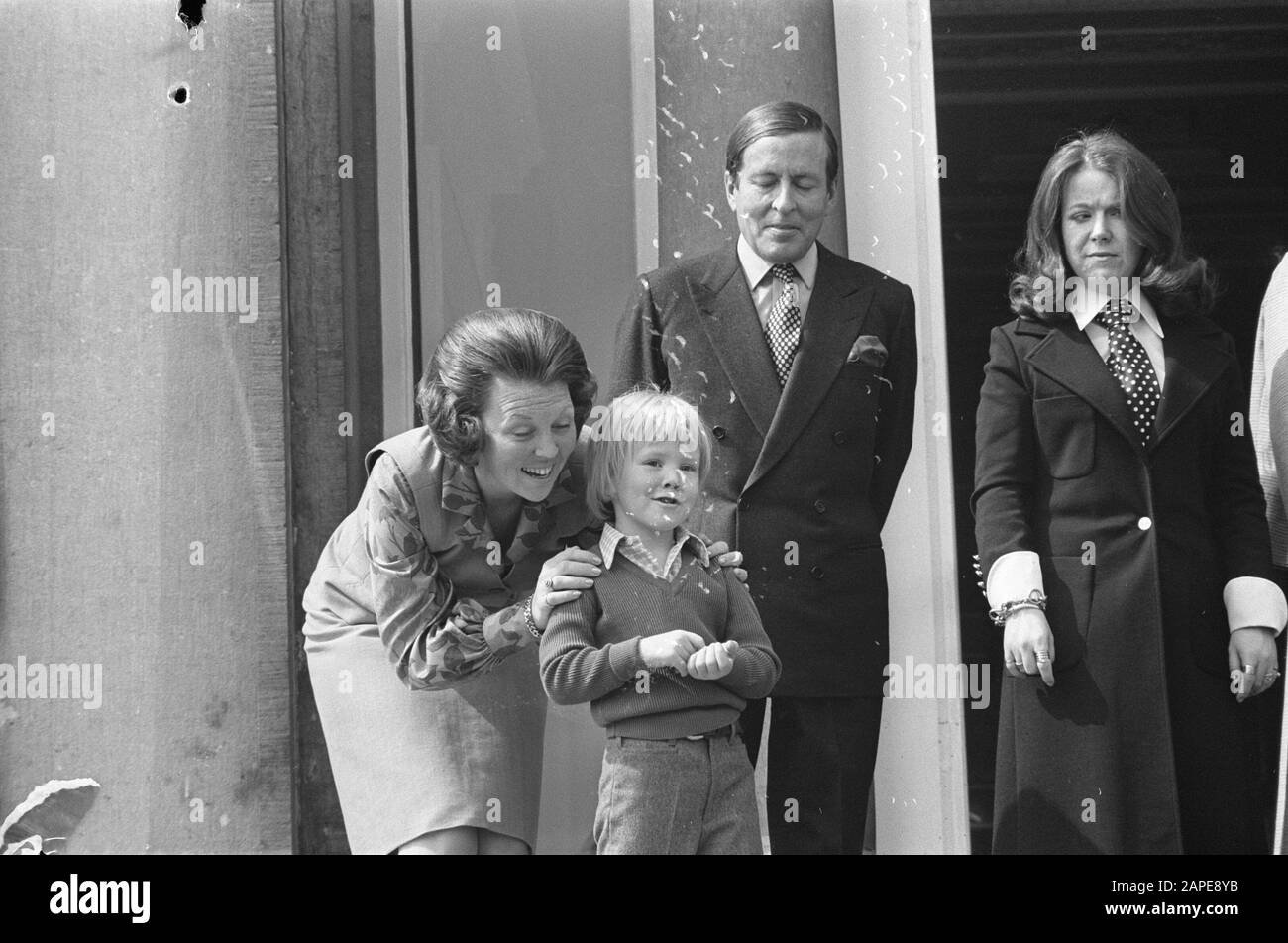Defile for the Palace Soestdijk t.g.v. Koninginnedag Description ...