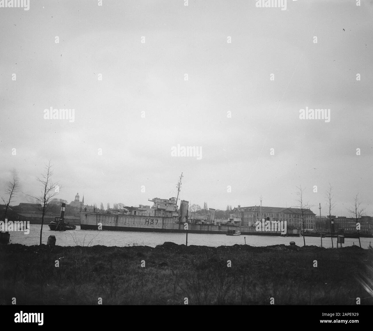 Destroyer garland Black and White Stock Photos & Images - Alamy