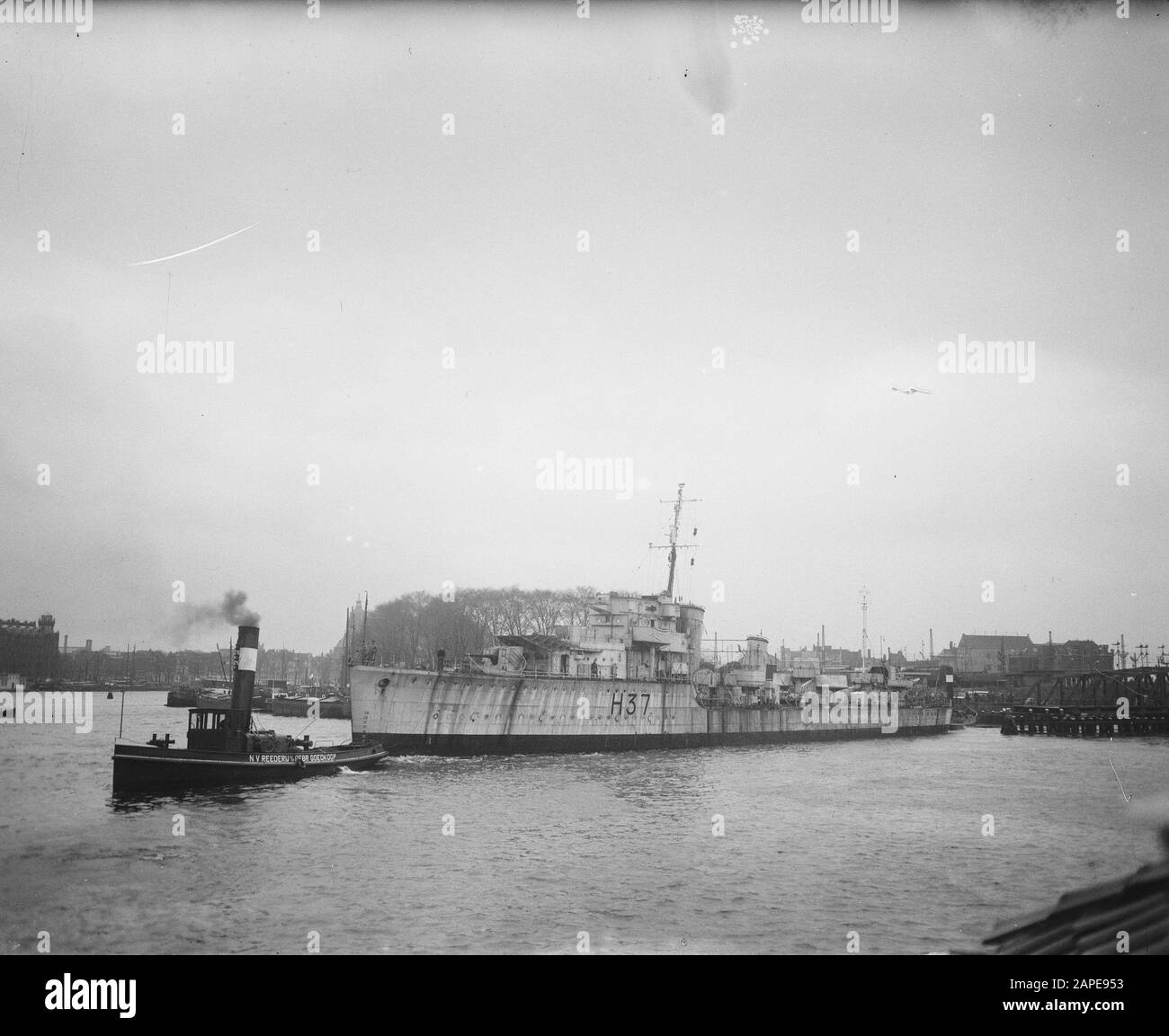 Destroyer garland Black and White Stock Photos & Images - Alamy