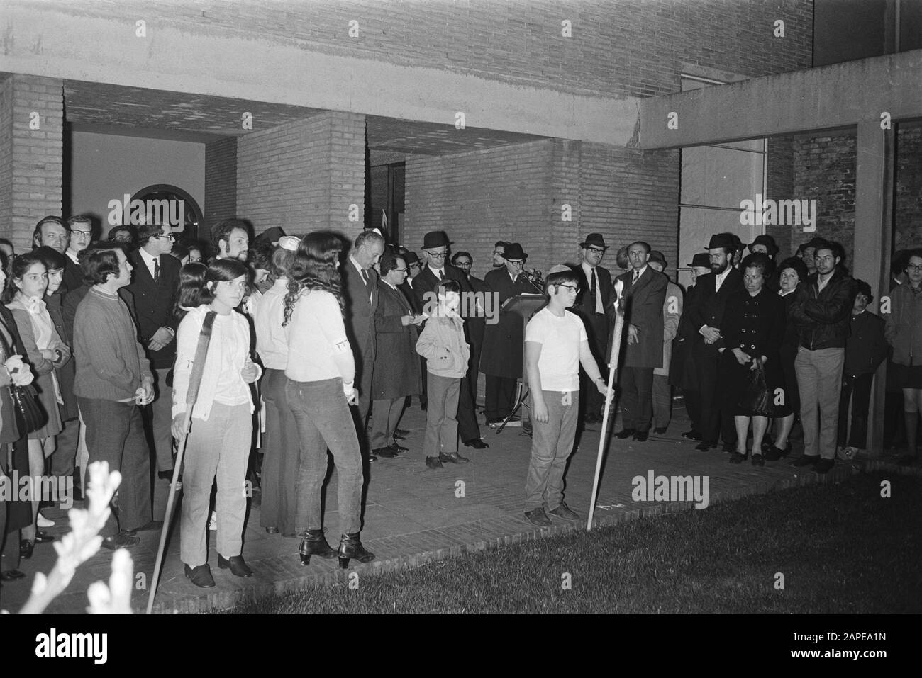 Jewish youth movements hi-res stock photography and images - Alamy