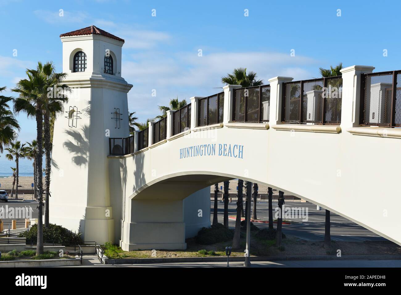 Hyatt regency walkway hi-res stock photography and images - Alamy