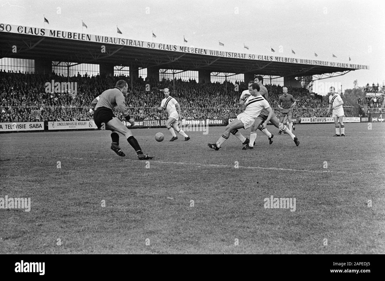 Goalkeeper peter van der merwe hi-res stock photography and images - Alamy