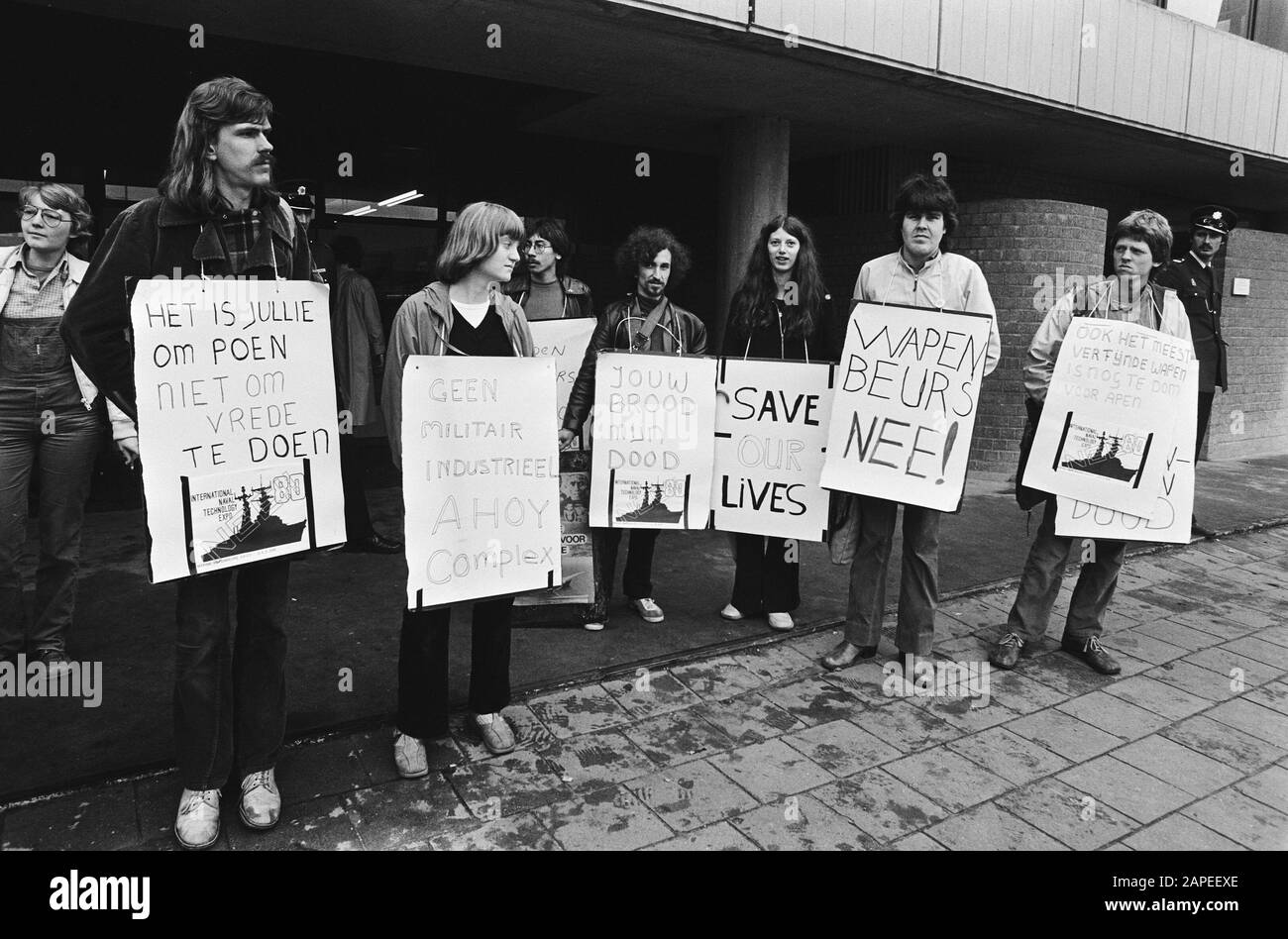 Hague court crew members sympathizers hi-res stock photography and ...