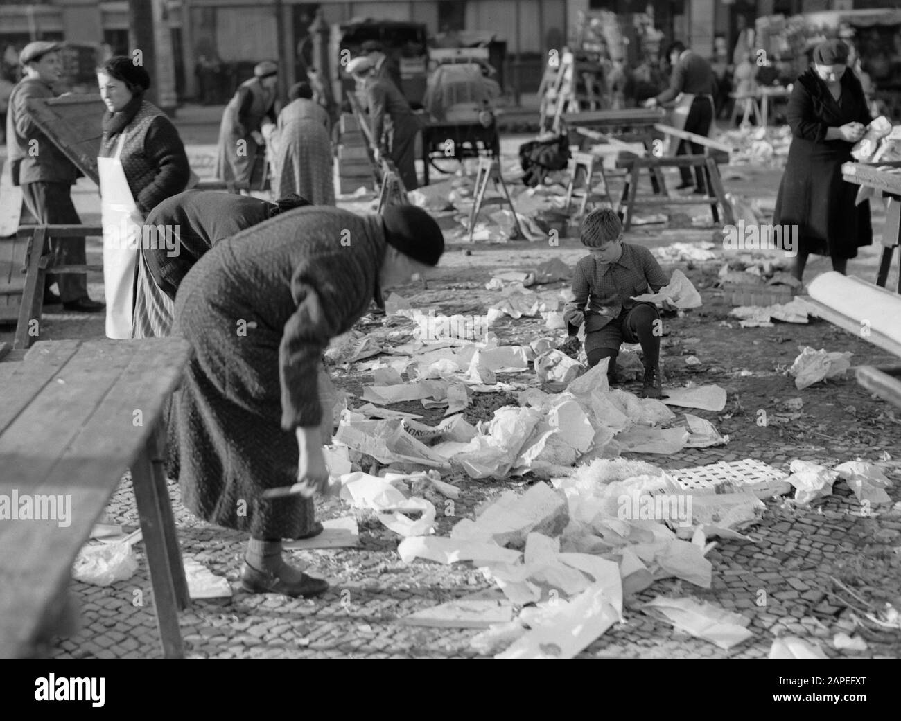 Poverty germany 1930s hi-res stock photography and images - Alamy