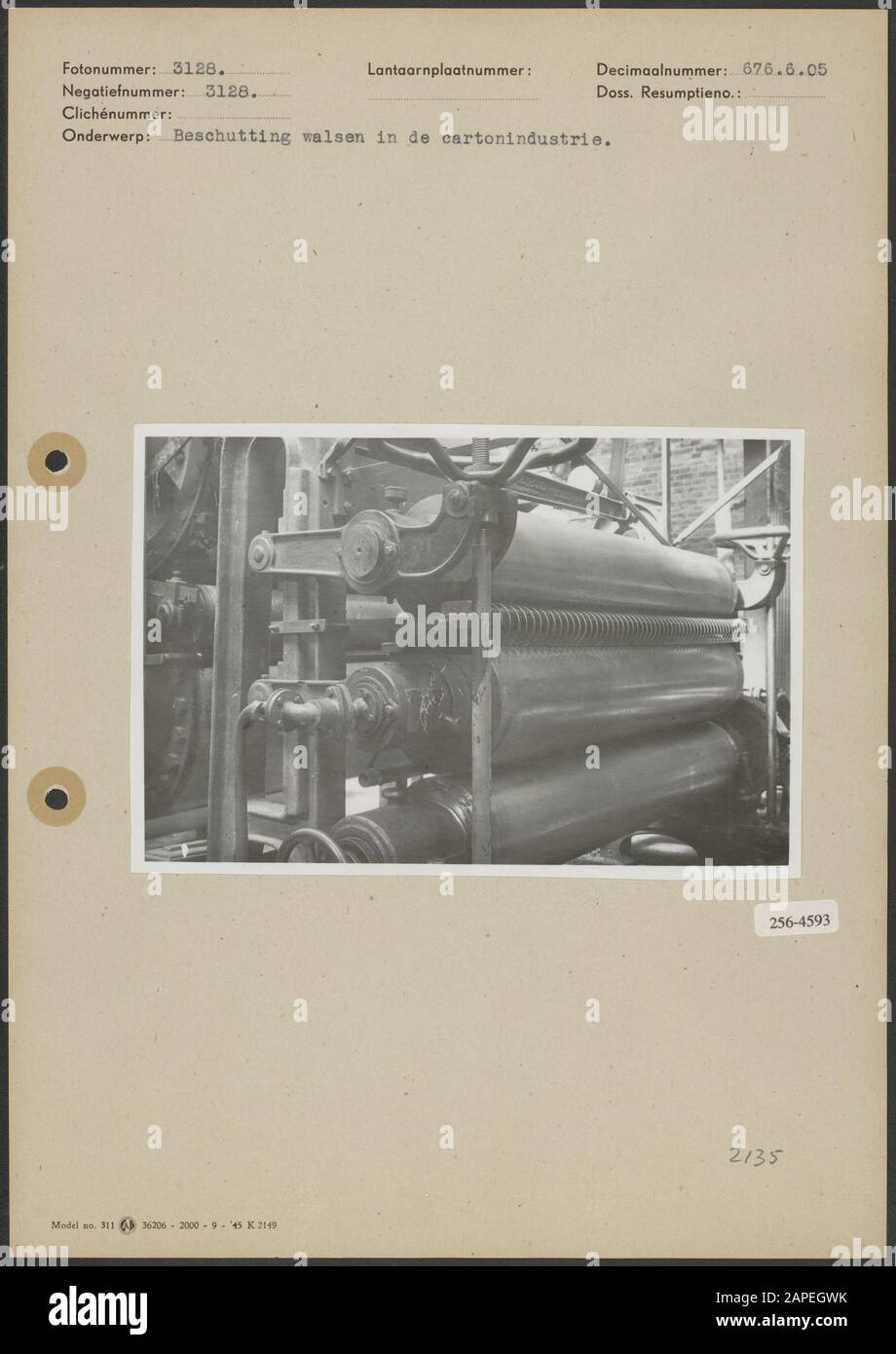 Protection of rollers in the cardboard industry Description: Shelter of ...