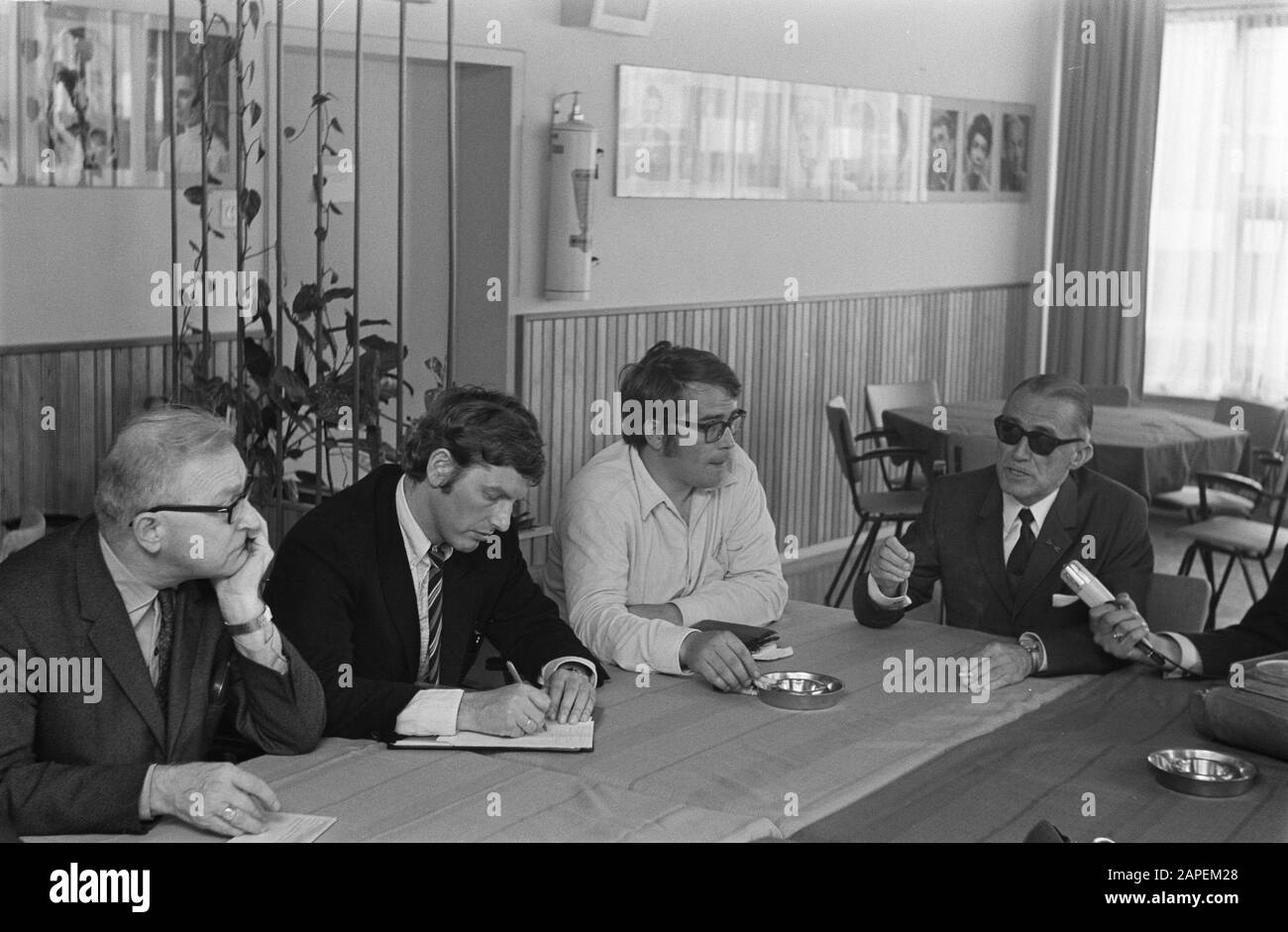 Auditorium prof hi-res stock photography and images - Alamy