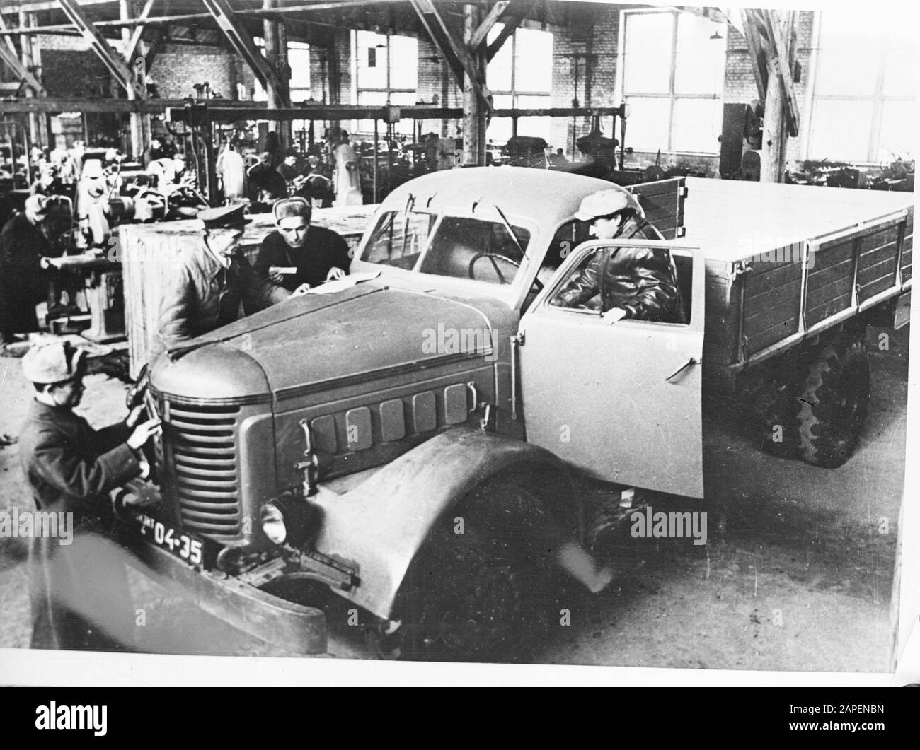 Car factory Black and White Stock Photos & Images - Alamy