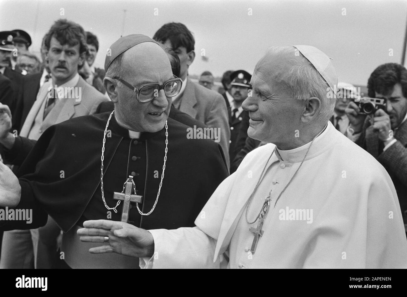 Visit Pope John Paul II to the Netherlands; Pope greets bishop Ter ...