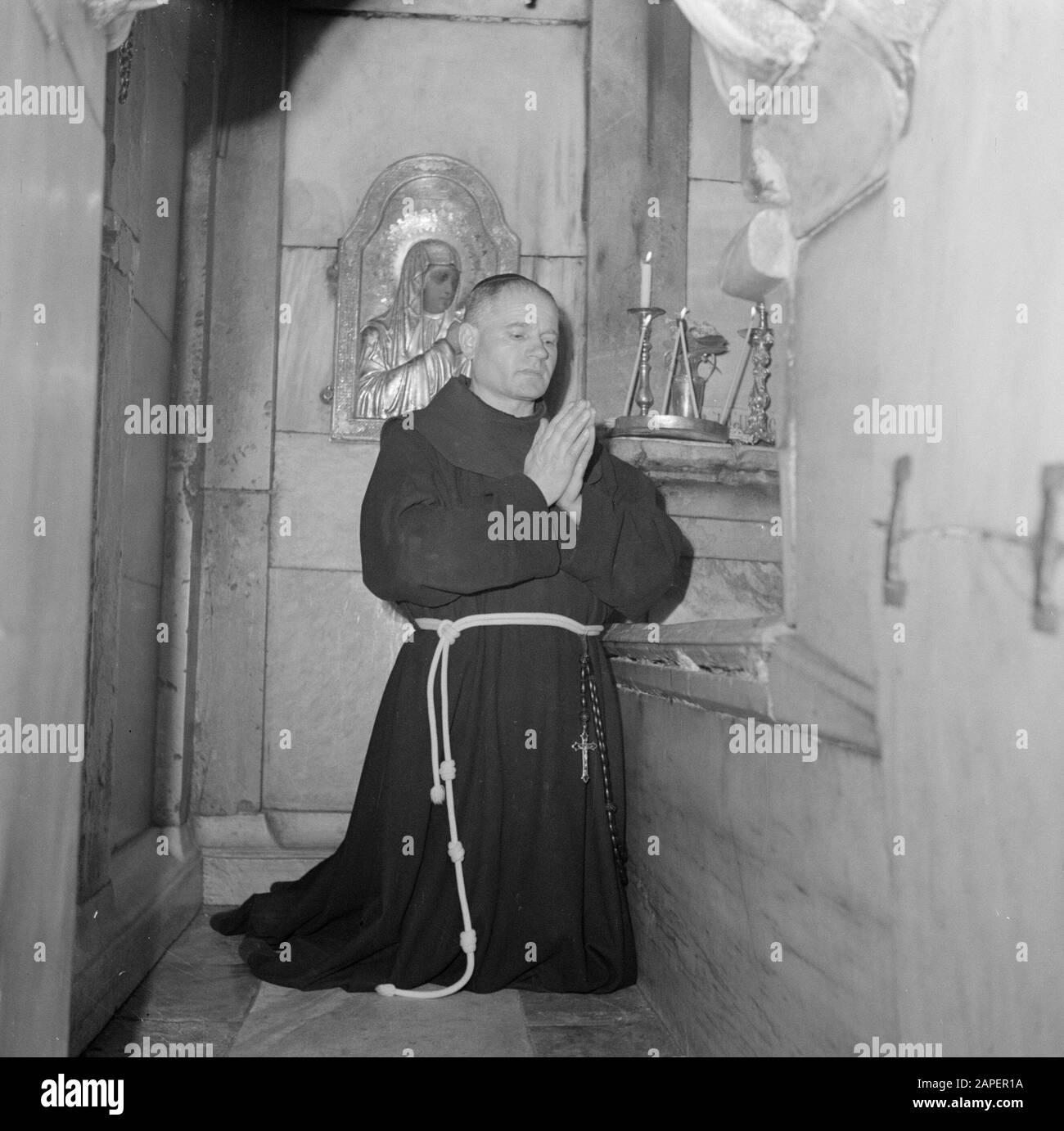 Middle East 1950-1955: Jerusalem Description: Praying priest in the ...