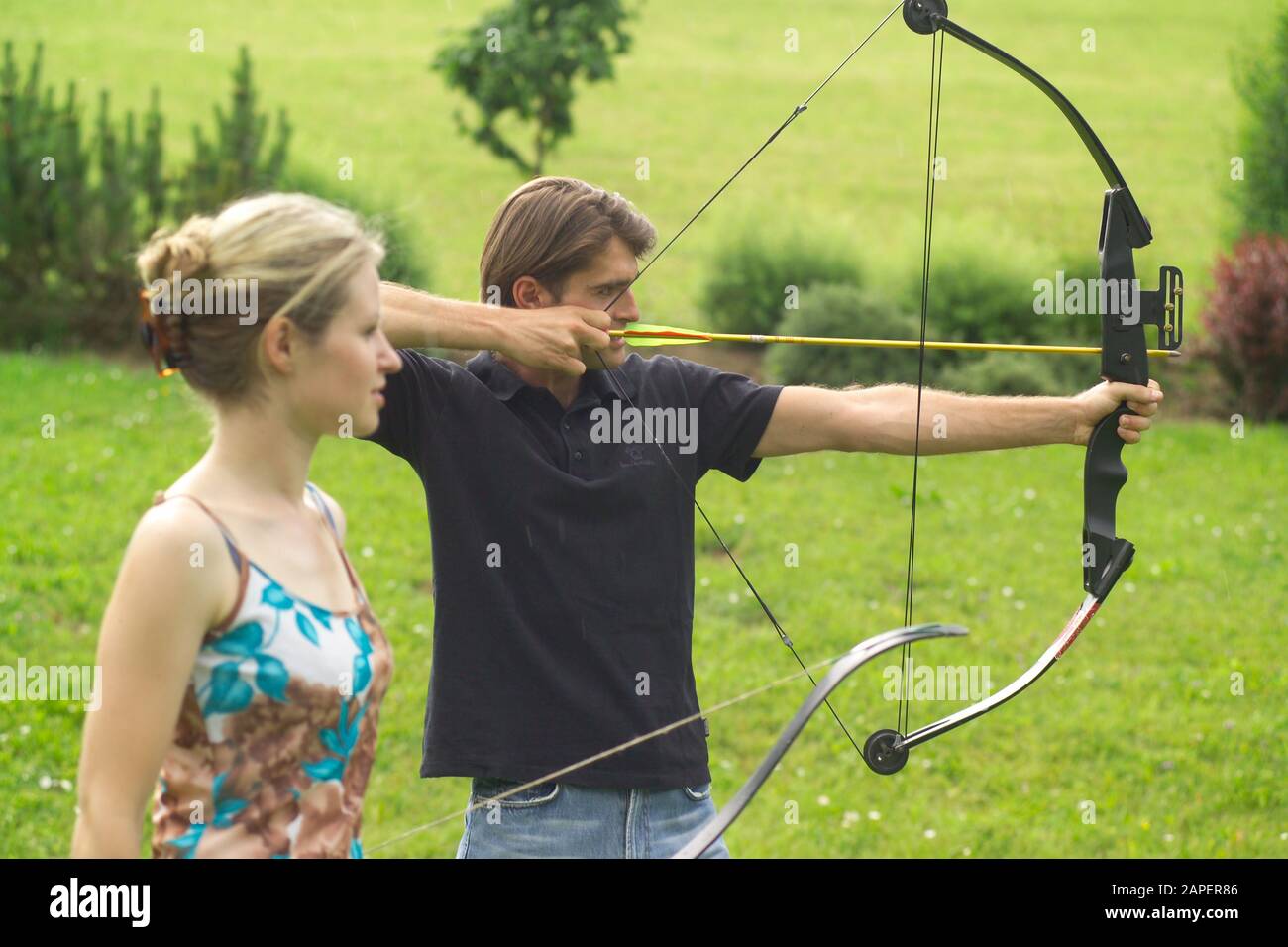 Bogenschiessen hi-res stock photography and images - Alamy