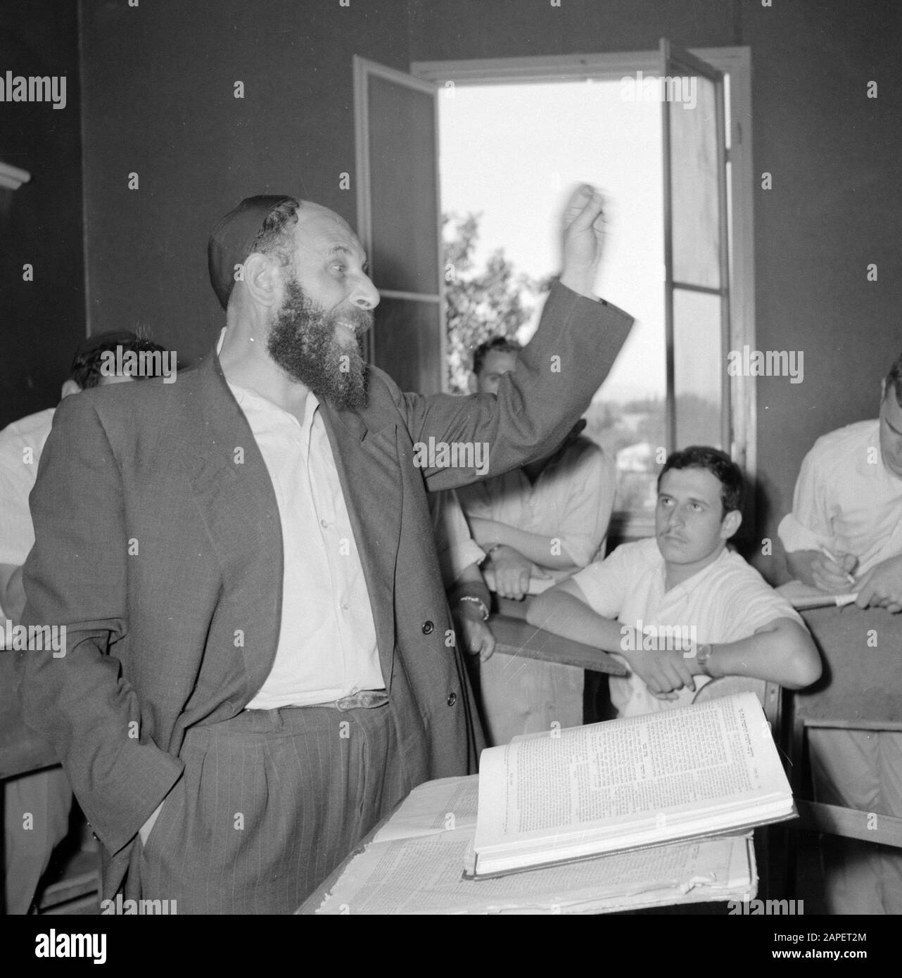 Jewish religious schools hi-res stock photography and images - Alamy