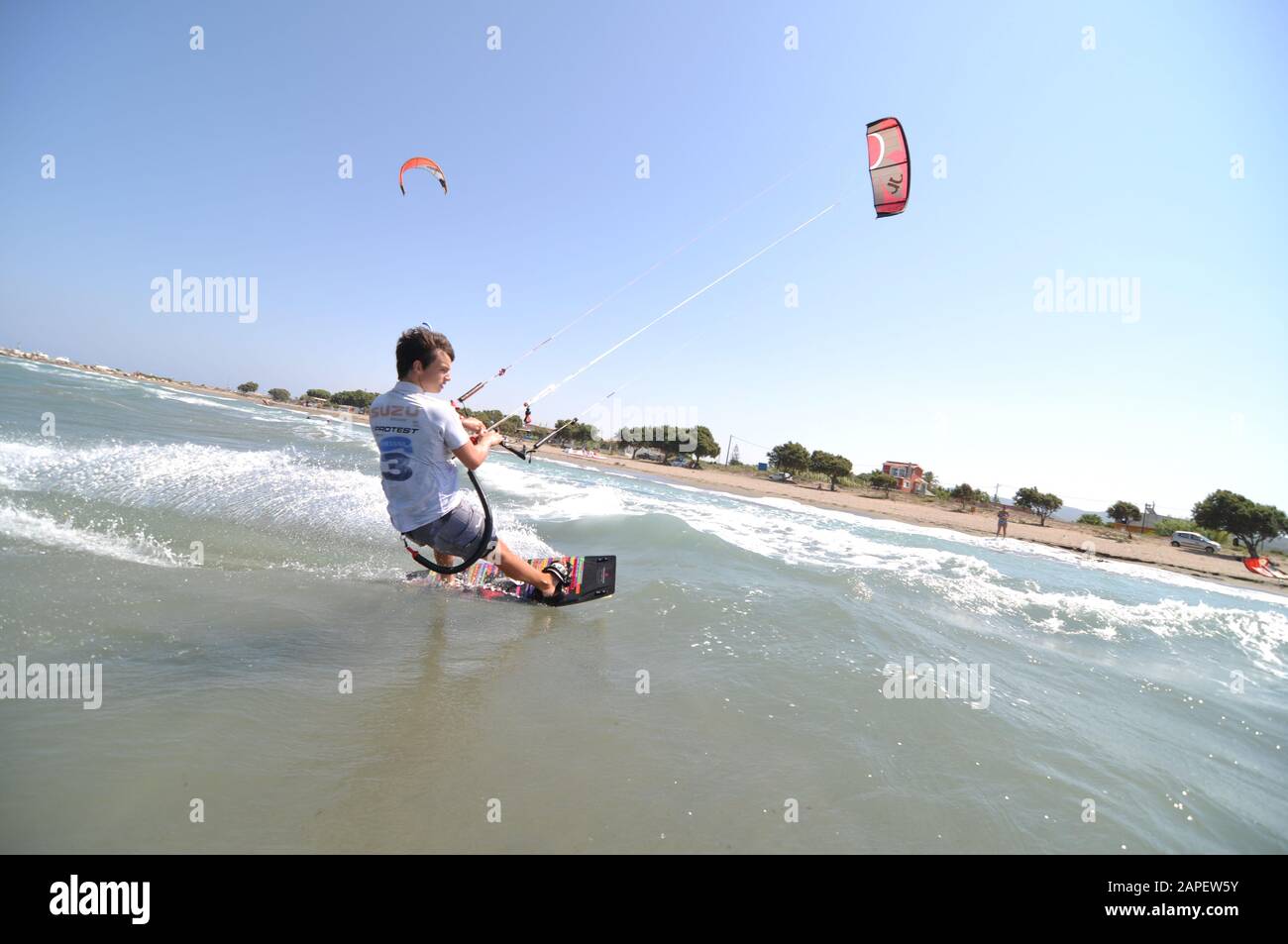 Kitesurfen im meer hi-res stock photography and images - Alamy