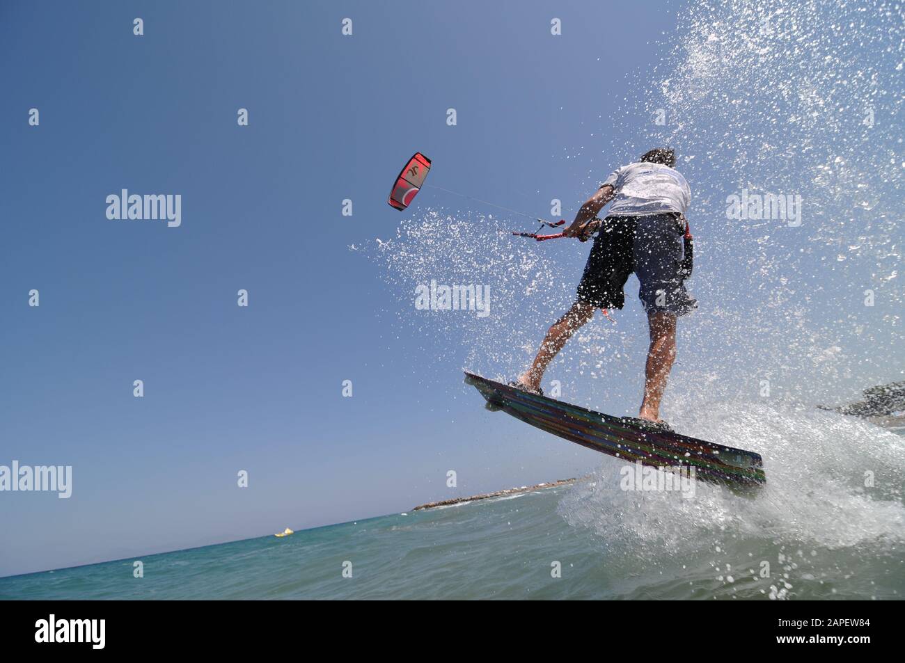 Kitesurfen im meer hi-res stock photography and images - Alamy