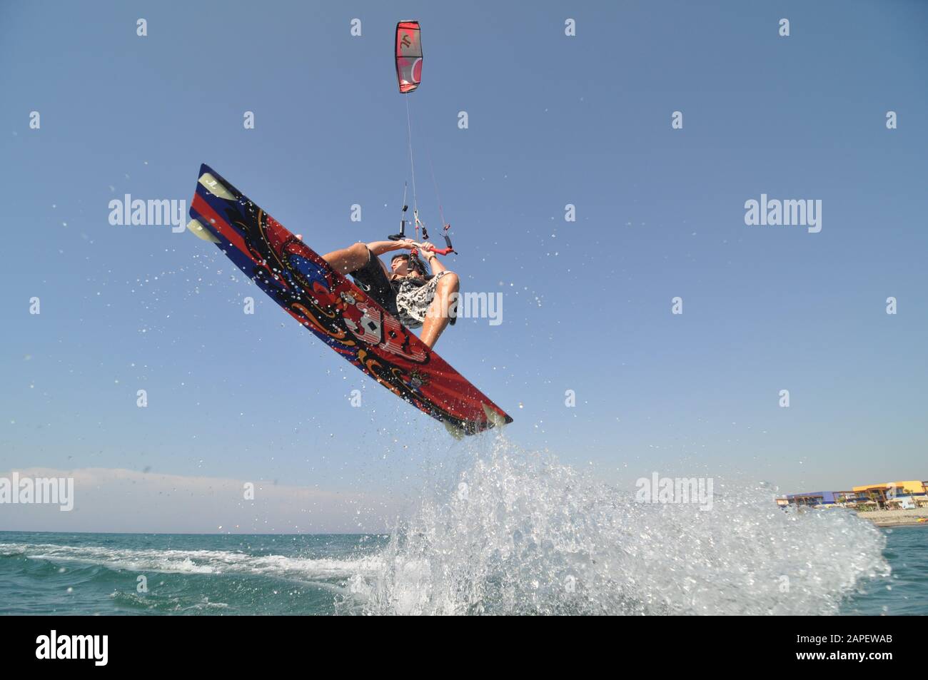 Kitesurfen im meer hi-res stock photography and images - Alamy