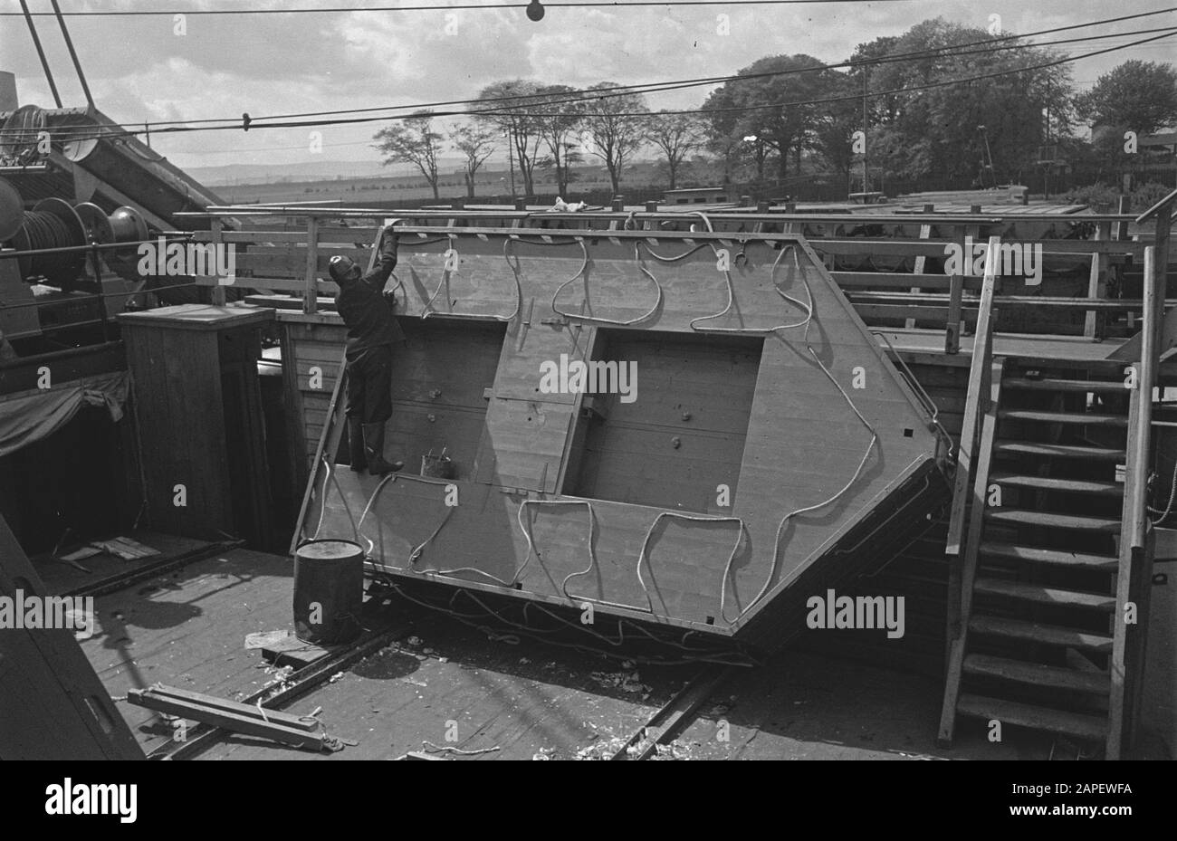 MN [Merchant Navy]/Anefo London series Description: Caption Keeping the ...