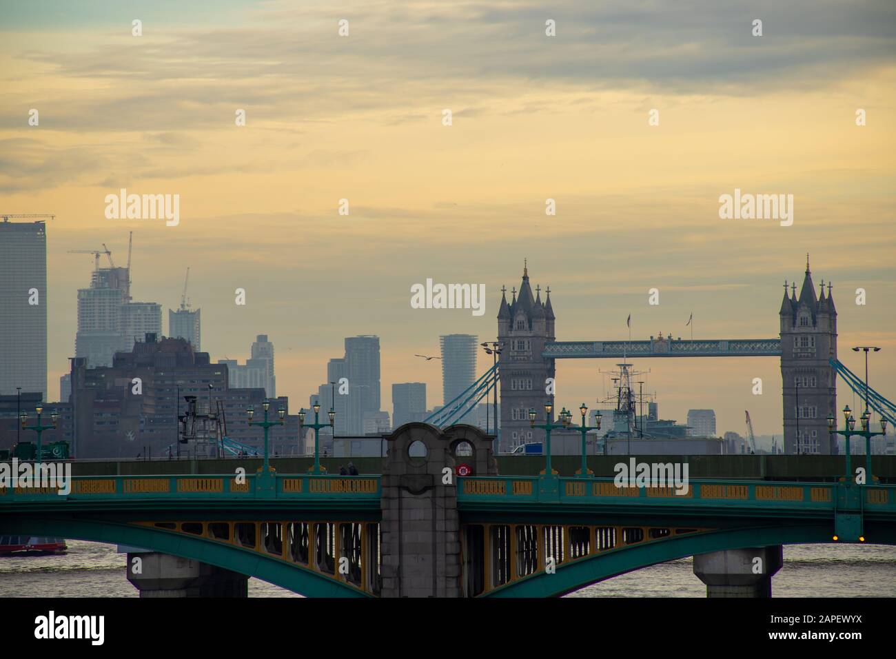 Scarlet bridge hi-res stock photography and images - Alamy