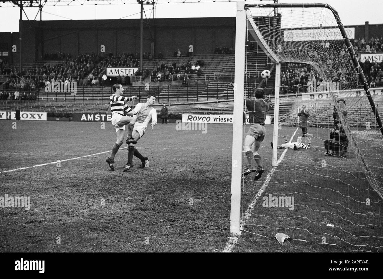 Blue line on white Black and White Stock Photos & Images - Alamy