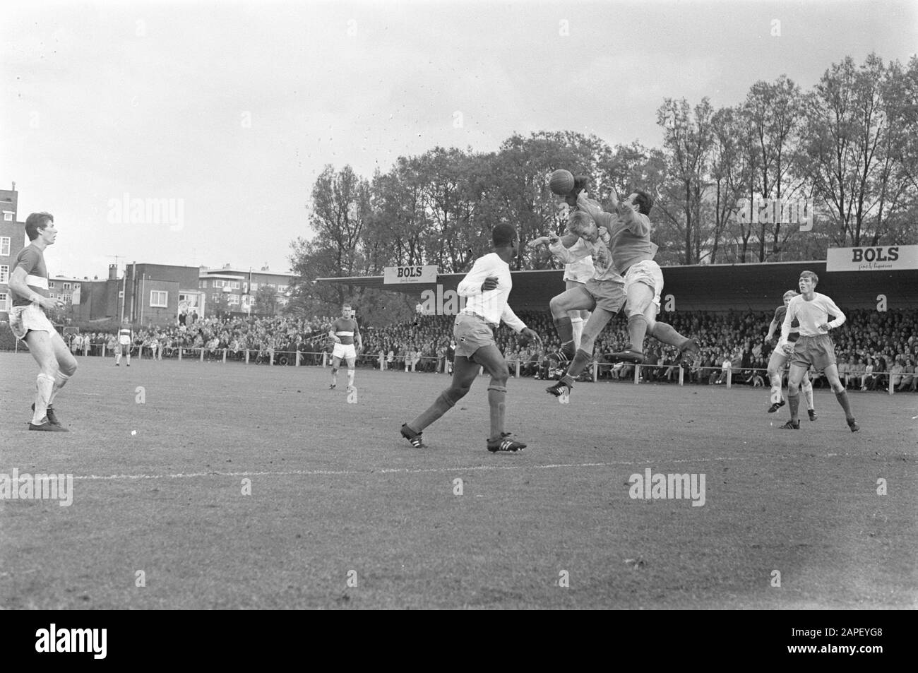 Blue-White against Holland Sport 1-0. Links Erwin Sparendam Date: 19 ...