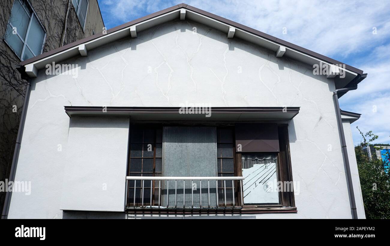 tokyo neighborhood white house architecture Stock Photo - Alamy