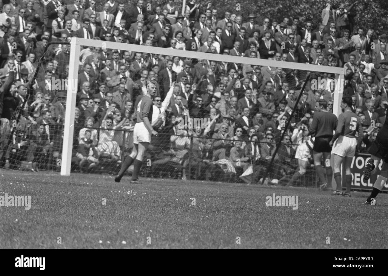 Blue-White against VSV. Game Moments Date: May 22, 1961 Keywords: sport ...