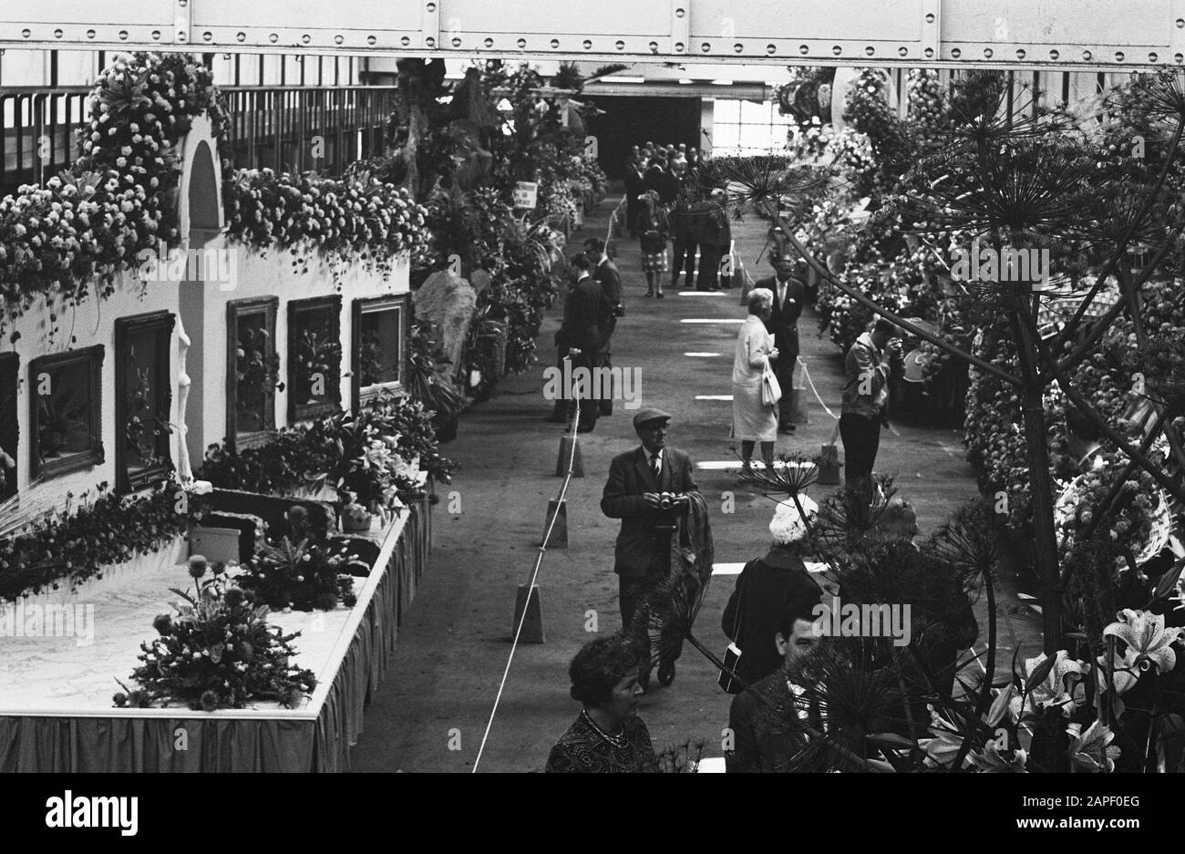 Flower pot 7 Black and White Stock Photos & Images - Alamy