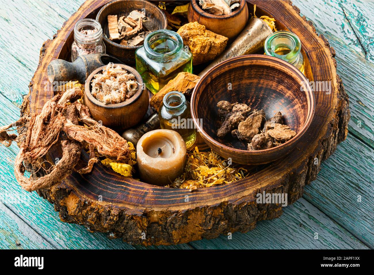Preparation herbal medicine old hi-res stock photography and images - Alamy
