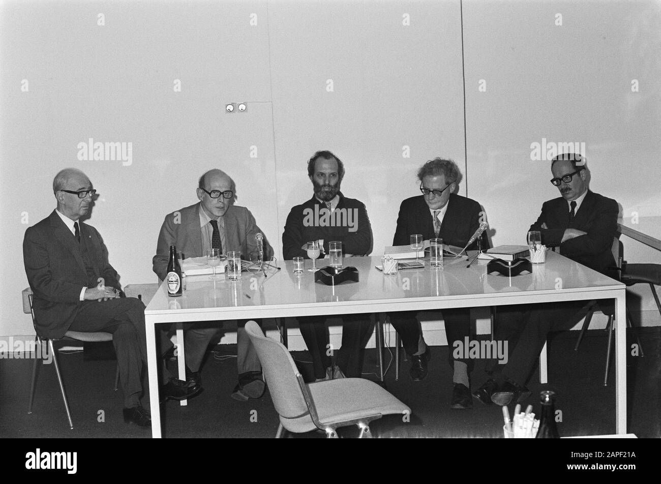 Hitler face hi-res stock photography and images - Alamy